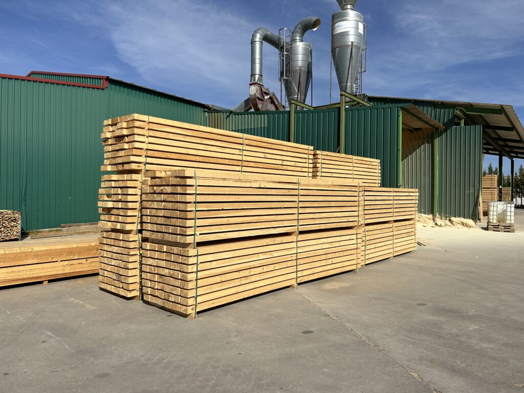 Madera Aserrada | Forestal Maderera
